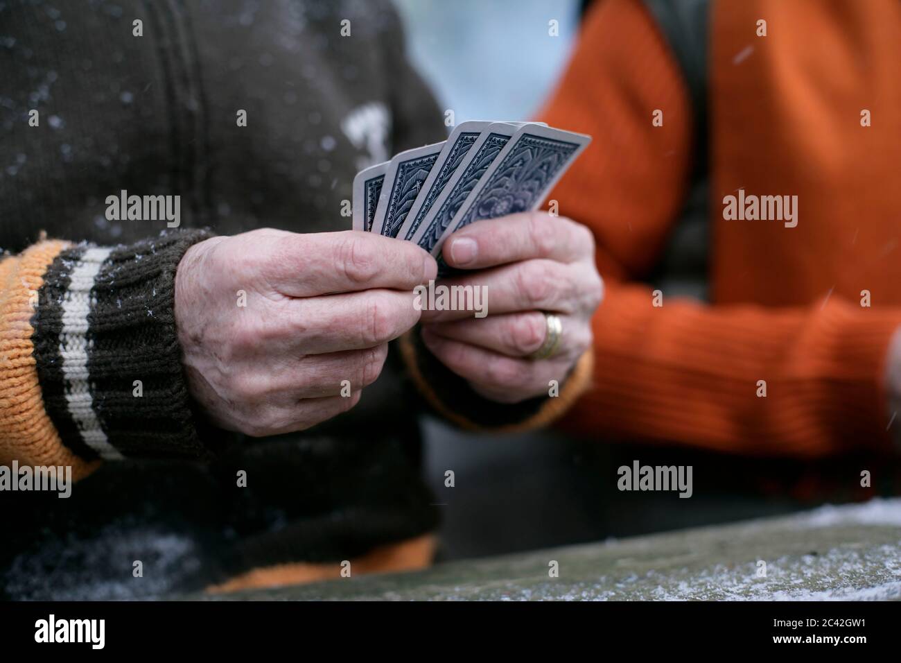 Two old men playing cards hi-res stock photography and images - Alamy
