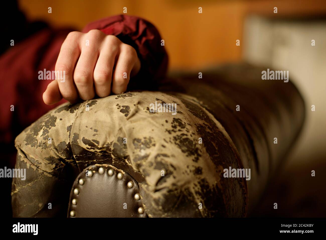 Threadbare furniture hi-res stock photography and images - Alamy