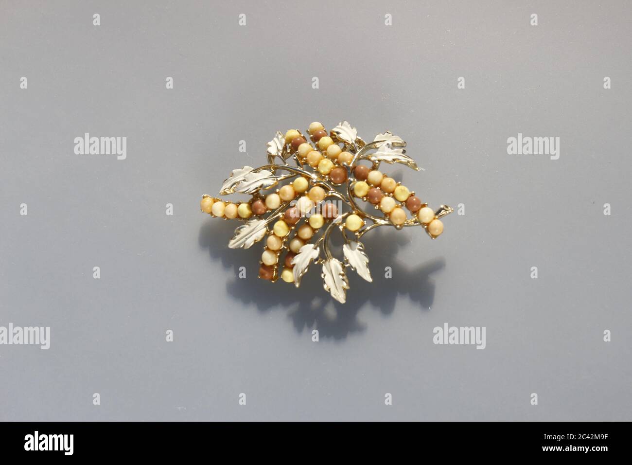 Rhinestones cluster flower brooch pin vintage jewelry Stock Photo - Alamy