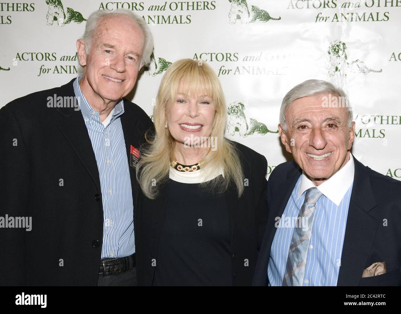 Mike farrell or jamie farr loretta hi-res stock photography and images ...