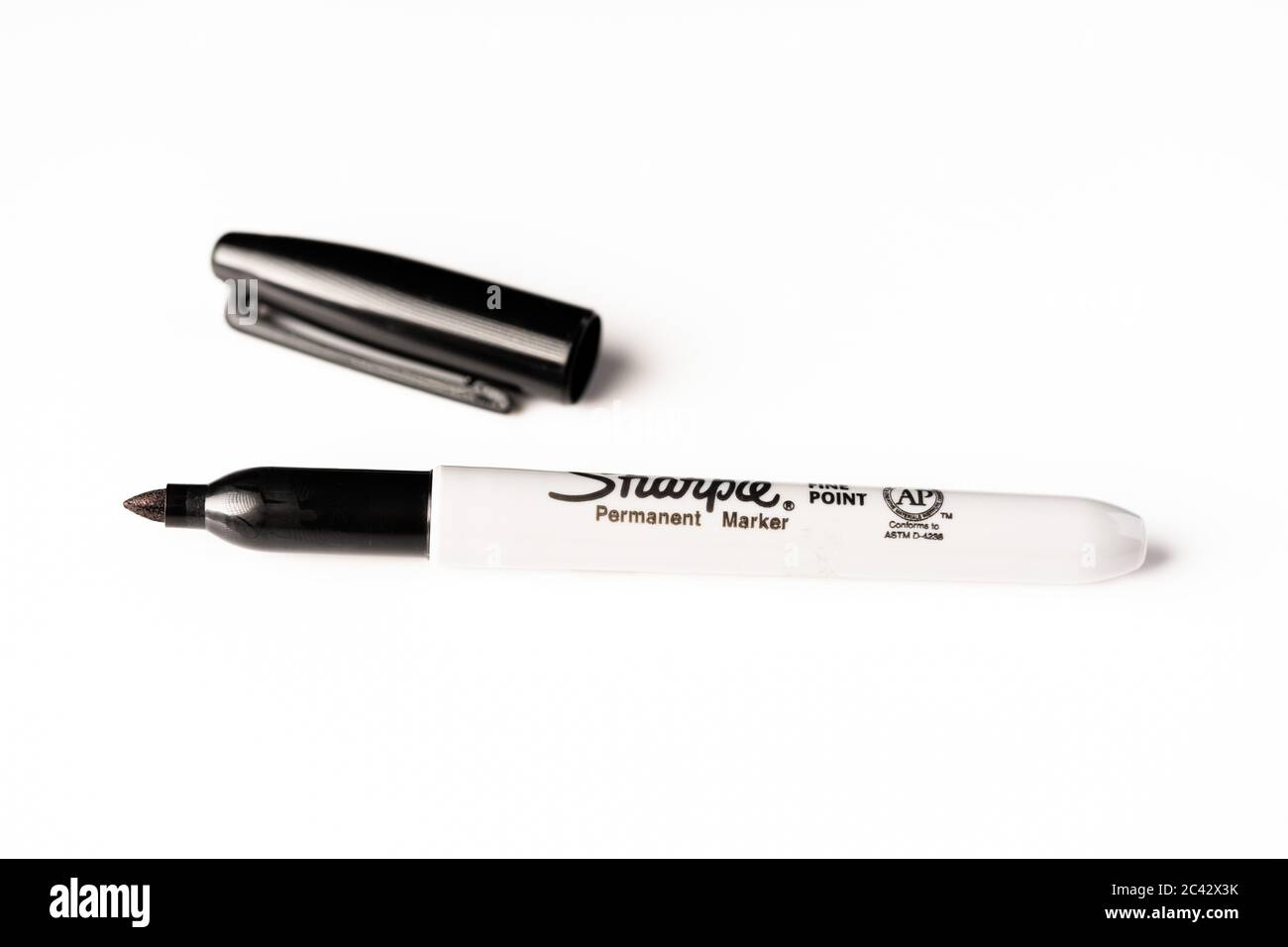 “SHARPIE” permanent marker pen isolated against white Stock Photo - Alamy
