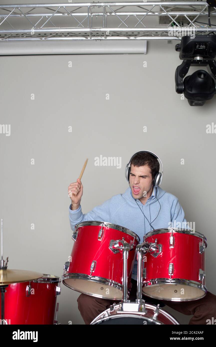 Plays the drums hi-res stock photography and images - Alamy