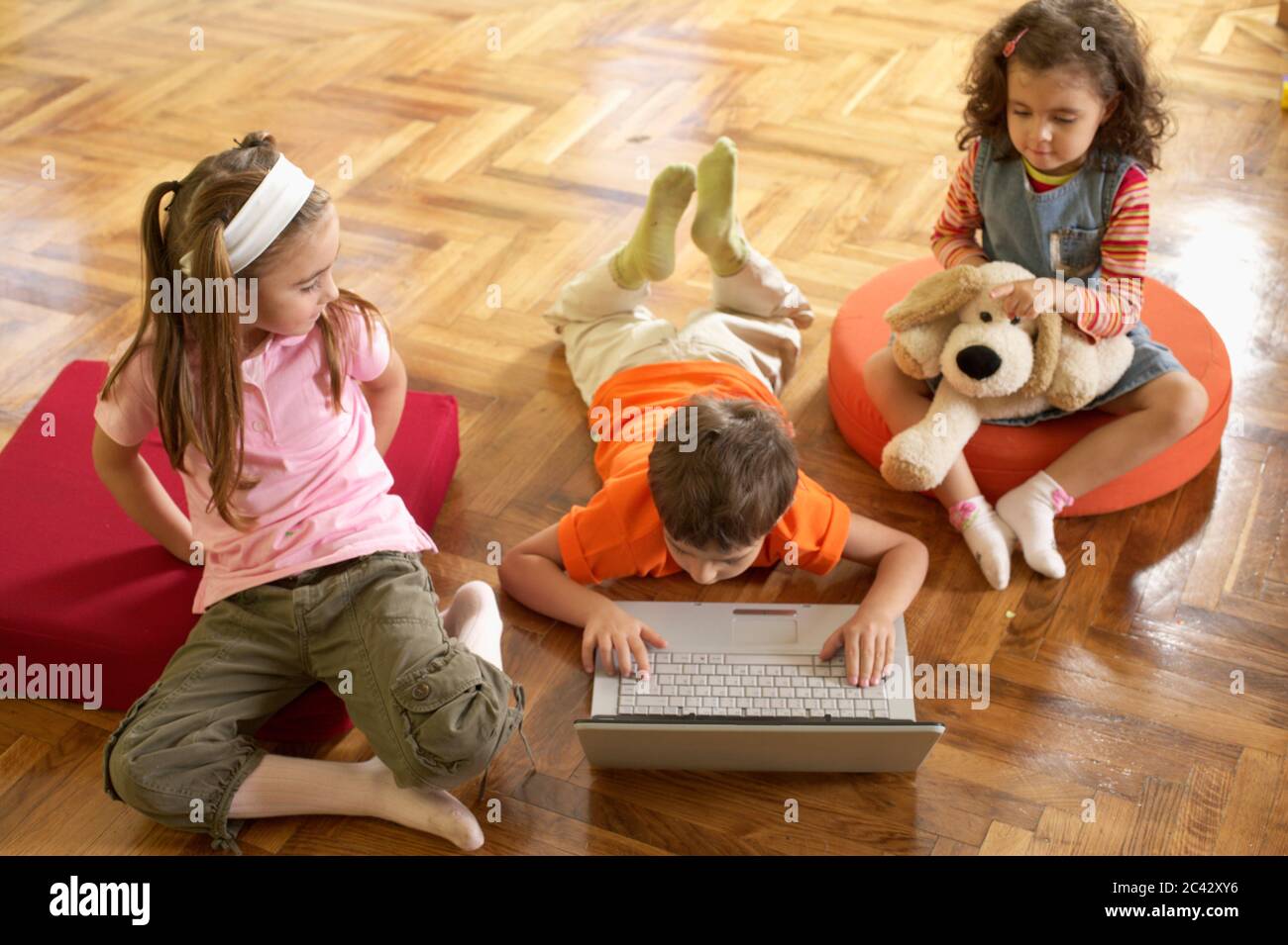Unsupervised children hi-res stock photography and images - Alamy