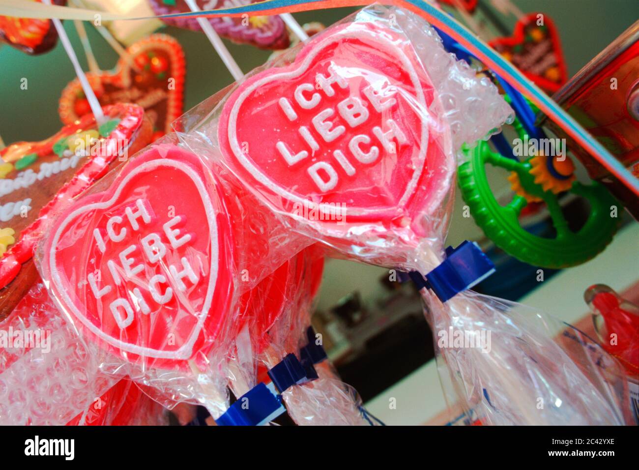 Packed lollipops and gingerbread hearts at a stall - candy fair Stock ...