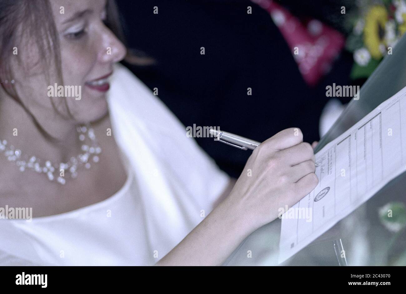 Elsa Reeves's Instagram, Twitter & Facebook on IDCrawl