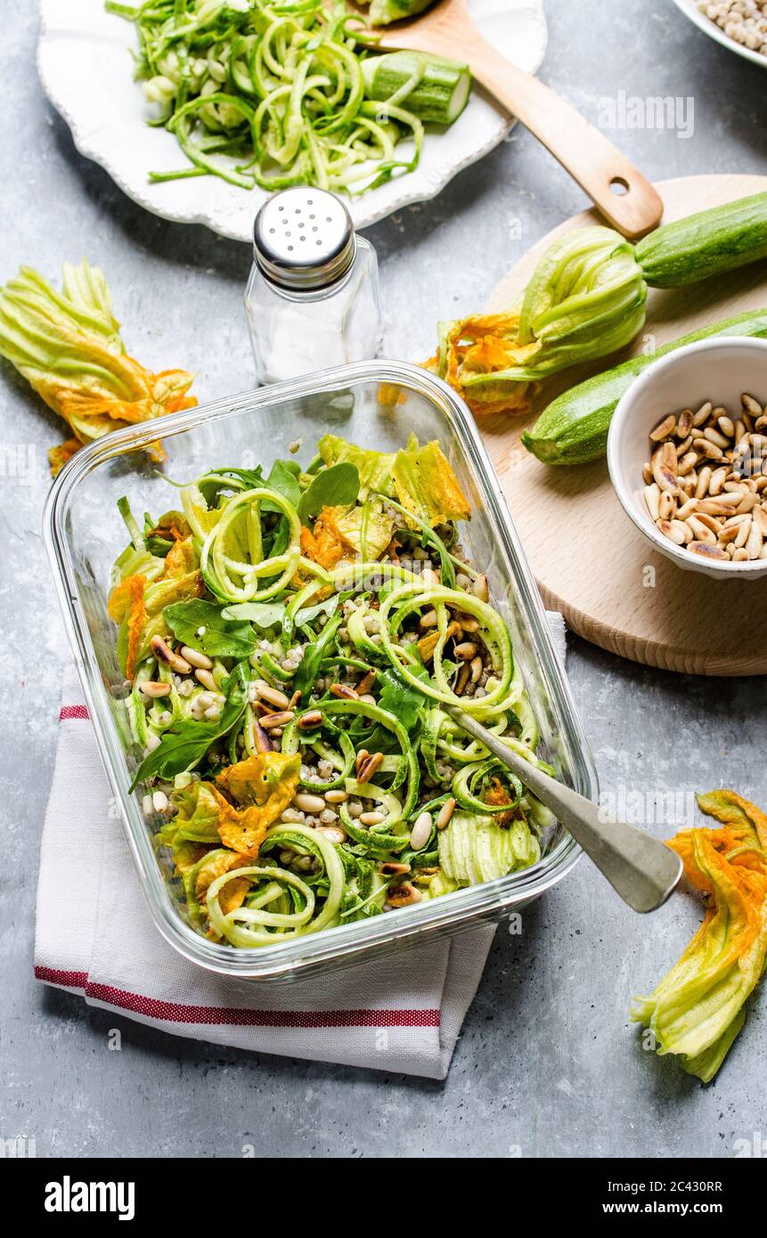 Sandwich box with farro salad box with buckwheat and marinated zucchini ...