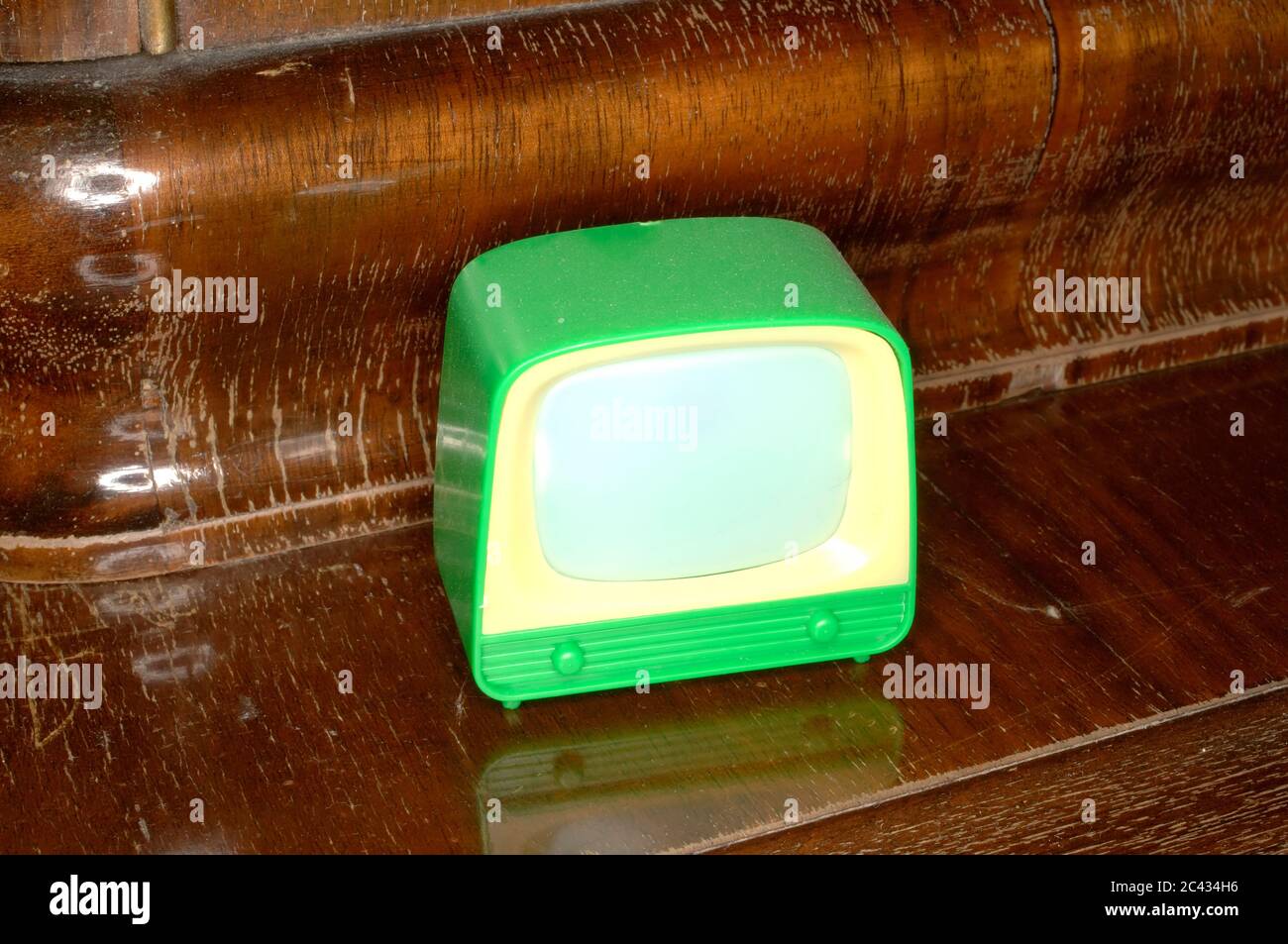 Old fashioned toy television Stock Photo - Alamy