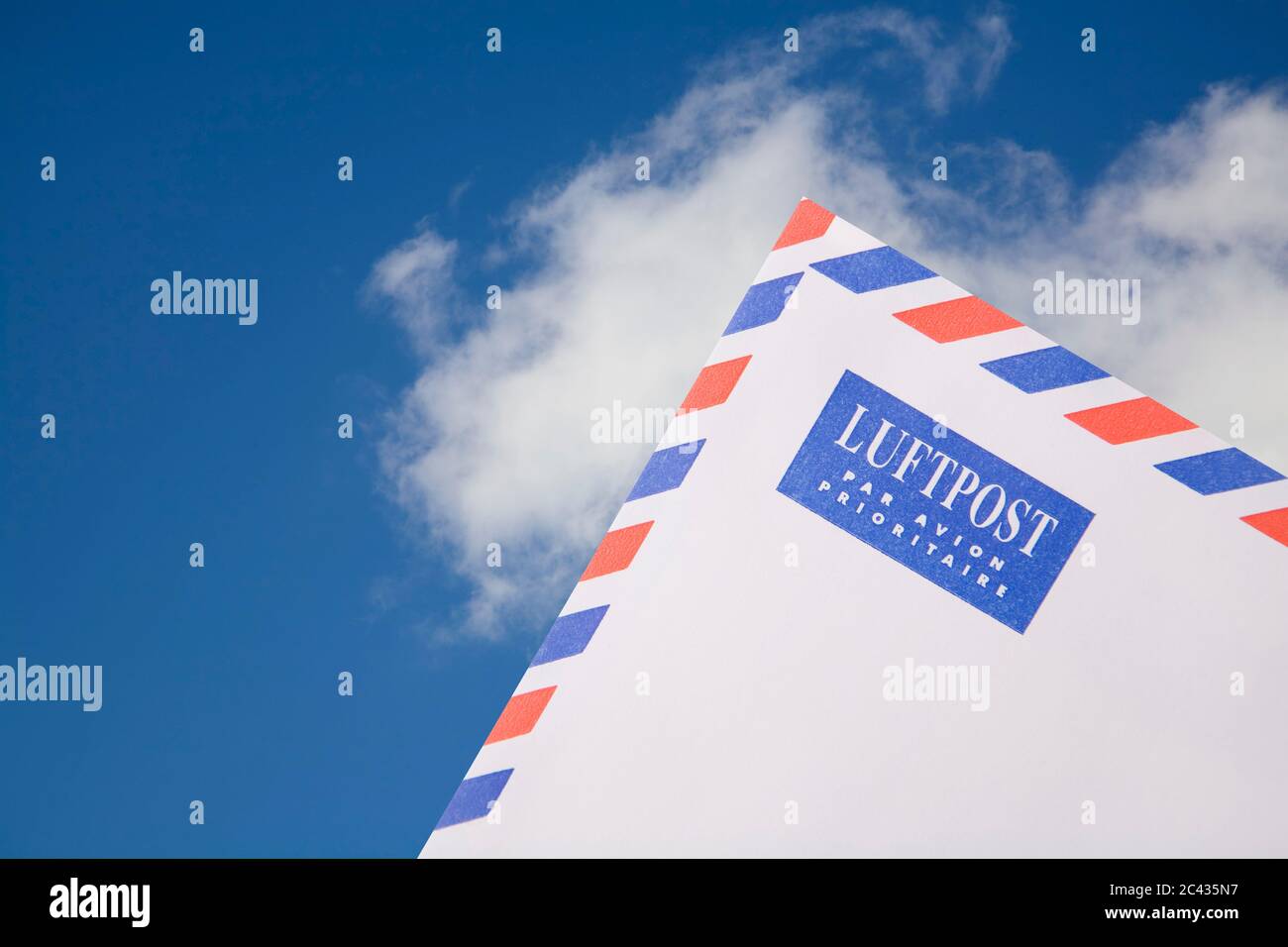 An airmail envelope Stock Photo - Alamy