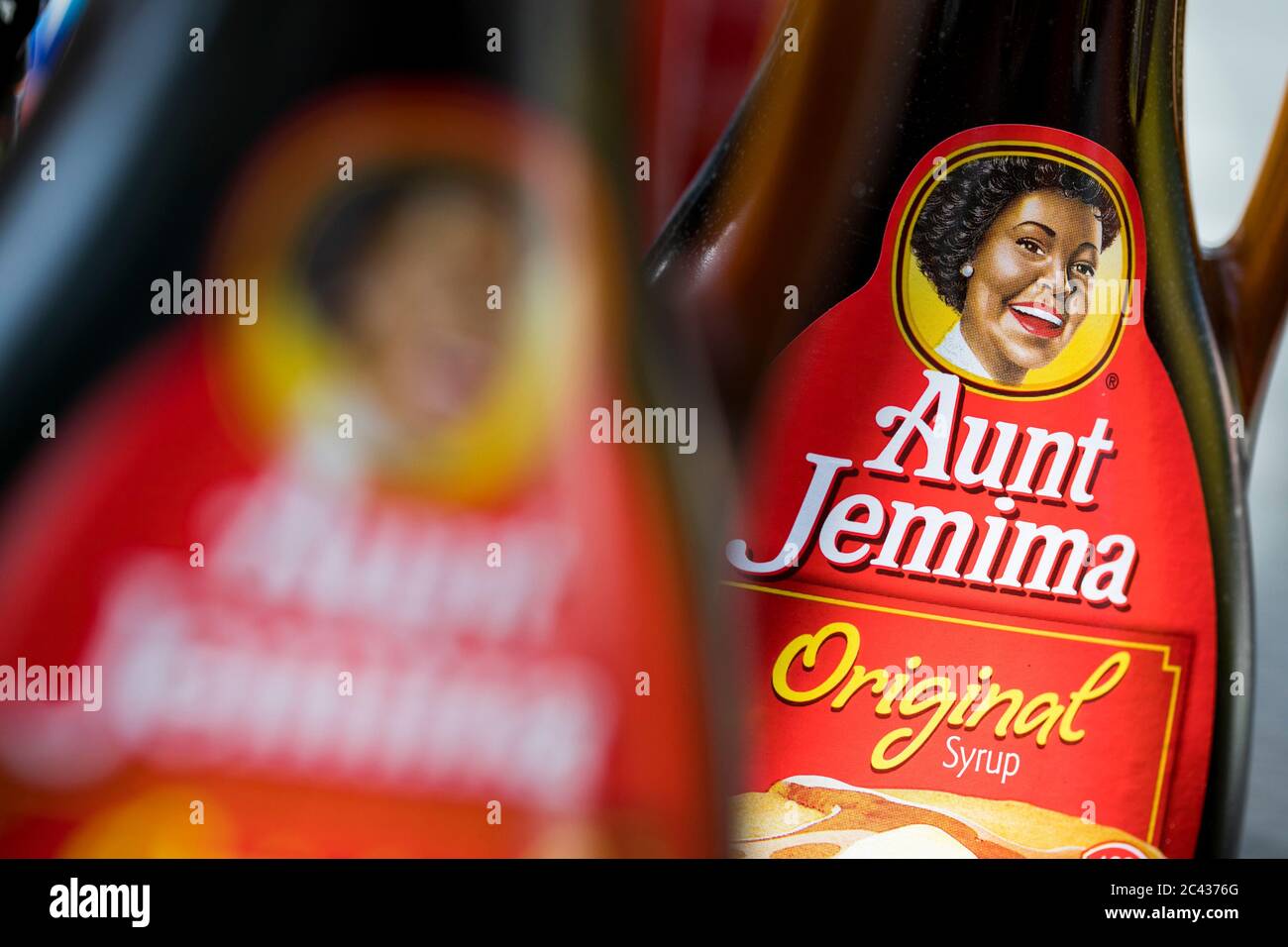 Bottles of Aunt Jemima Syrup Stock Photo - Alamy