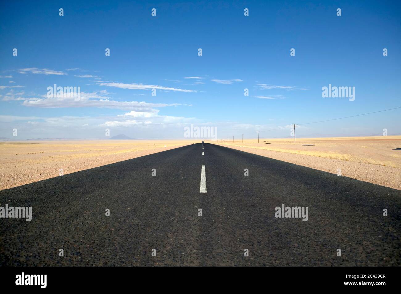 Long asphalted road hi-res stock photography and images - Alamy