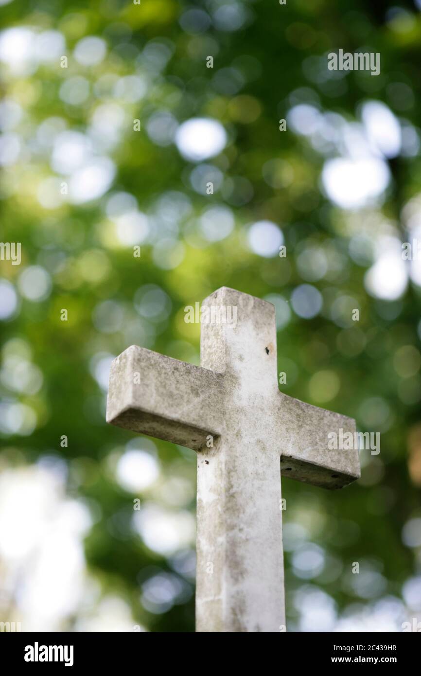 Grave cross - cemetery Stock Photo - Alamy