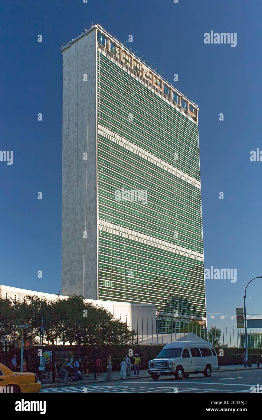 United Nations headquarters building New York, USA Stock Photo - Alamy
