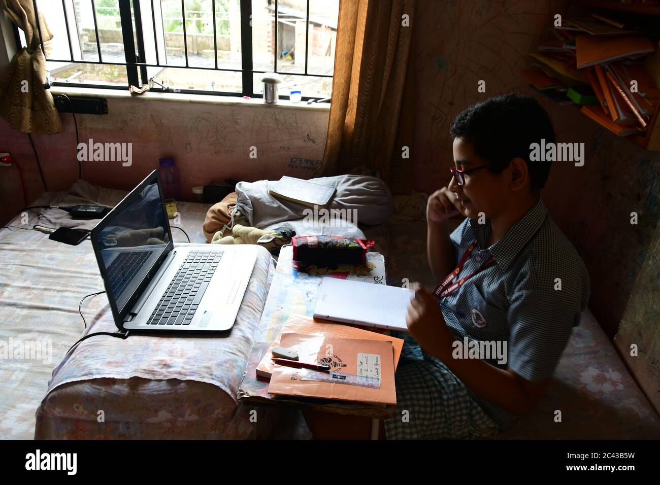Learnfromhome hi-res stock photography and images - Alamy