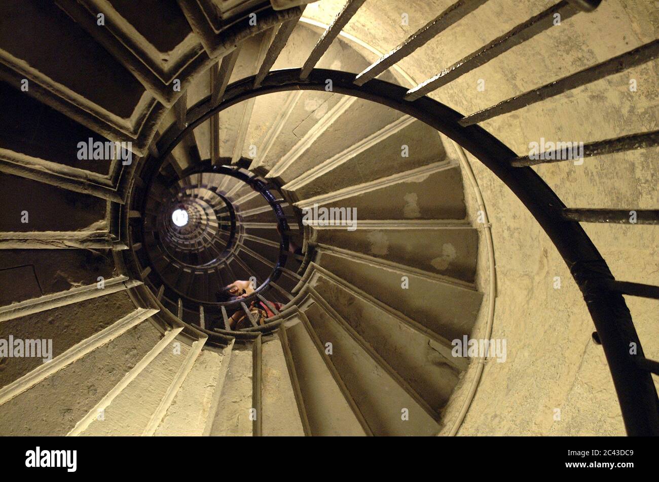 Spiral staircase monument london hi-res stock photography and images ...