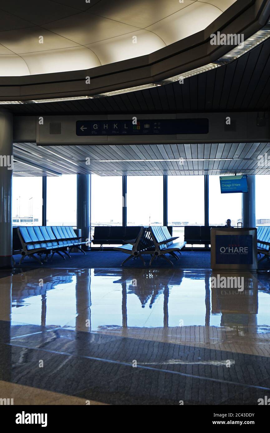 Interior hall design and terminal decoration at 'CHICAGO O'HARE ...