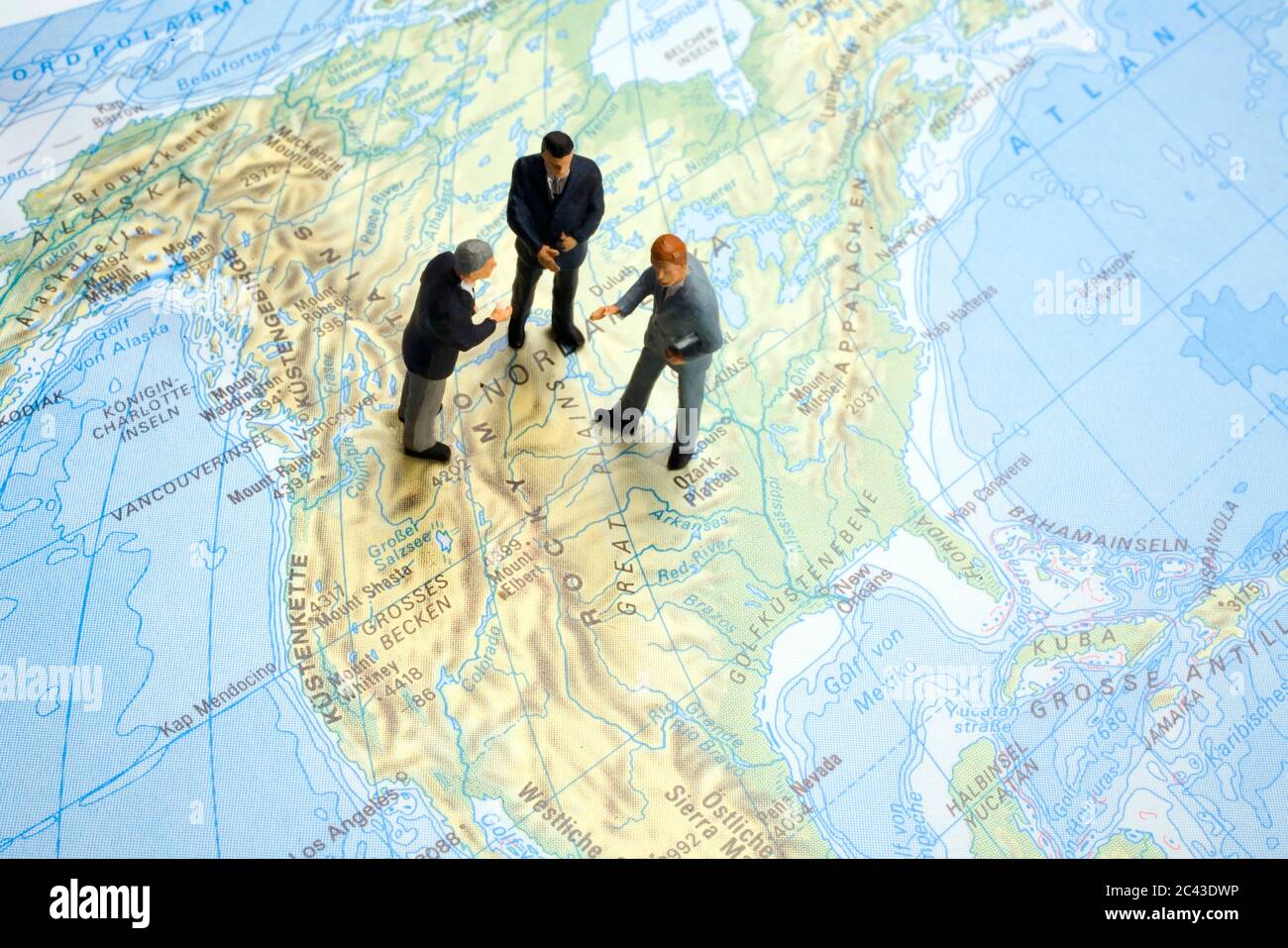 People stand on map of world hi-res stock photography and images - Alamy