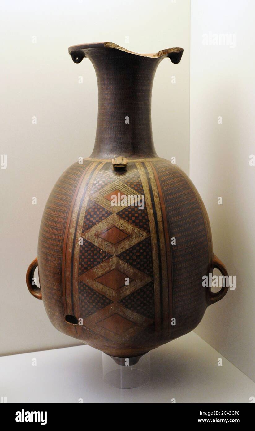 Aríbalo. Elemento característico de ajuares domésticos de la élite ...