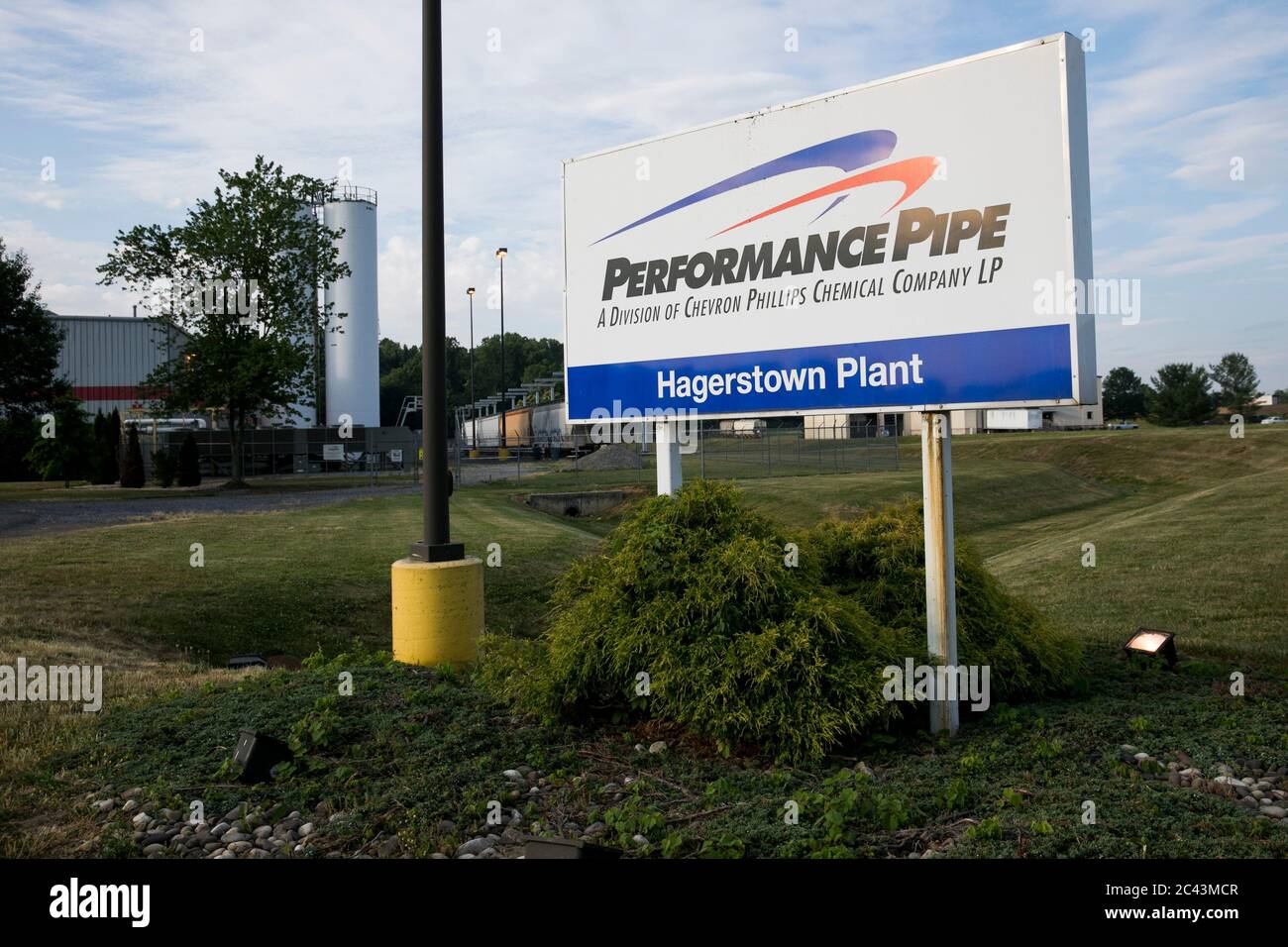 Pipe logo hi-res stock photography and images - Alamy