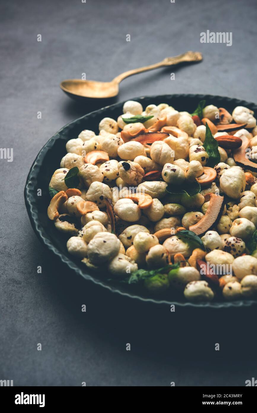 Makhana chaat hi-res stock photography and images - Alamy