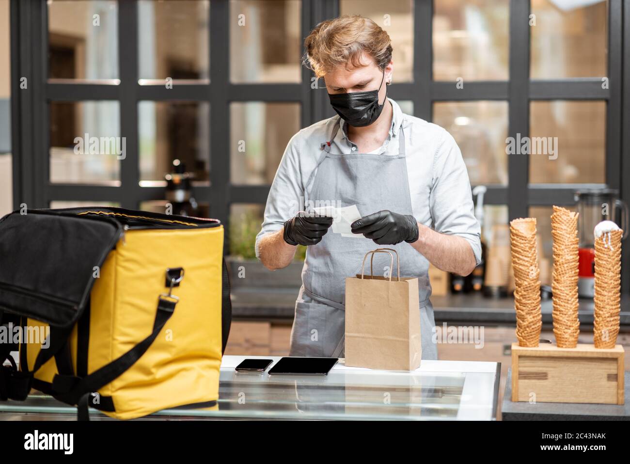 Employee taking fast food order hi-res stock photography and images - Alamy