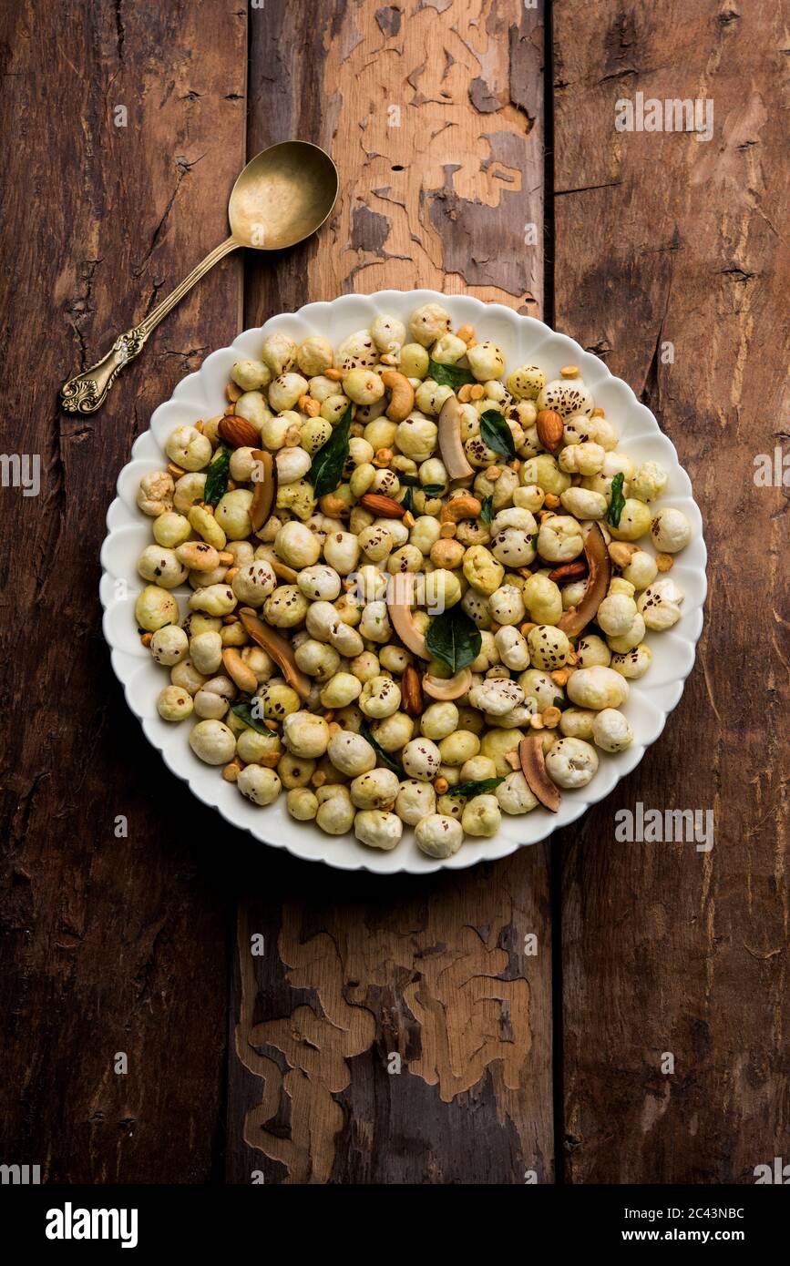 Dalia simple hi-res stock photography and images - Alamy