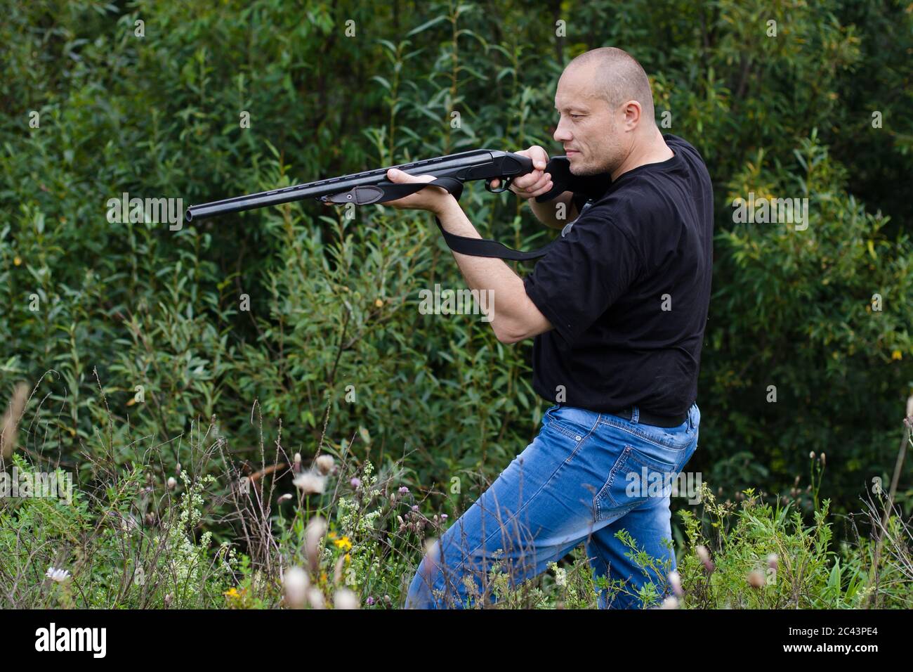the man with a gun on the hunting Stock Photo - Alamy