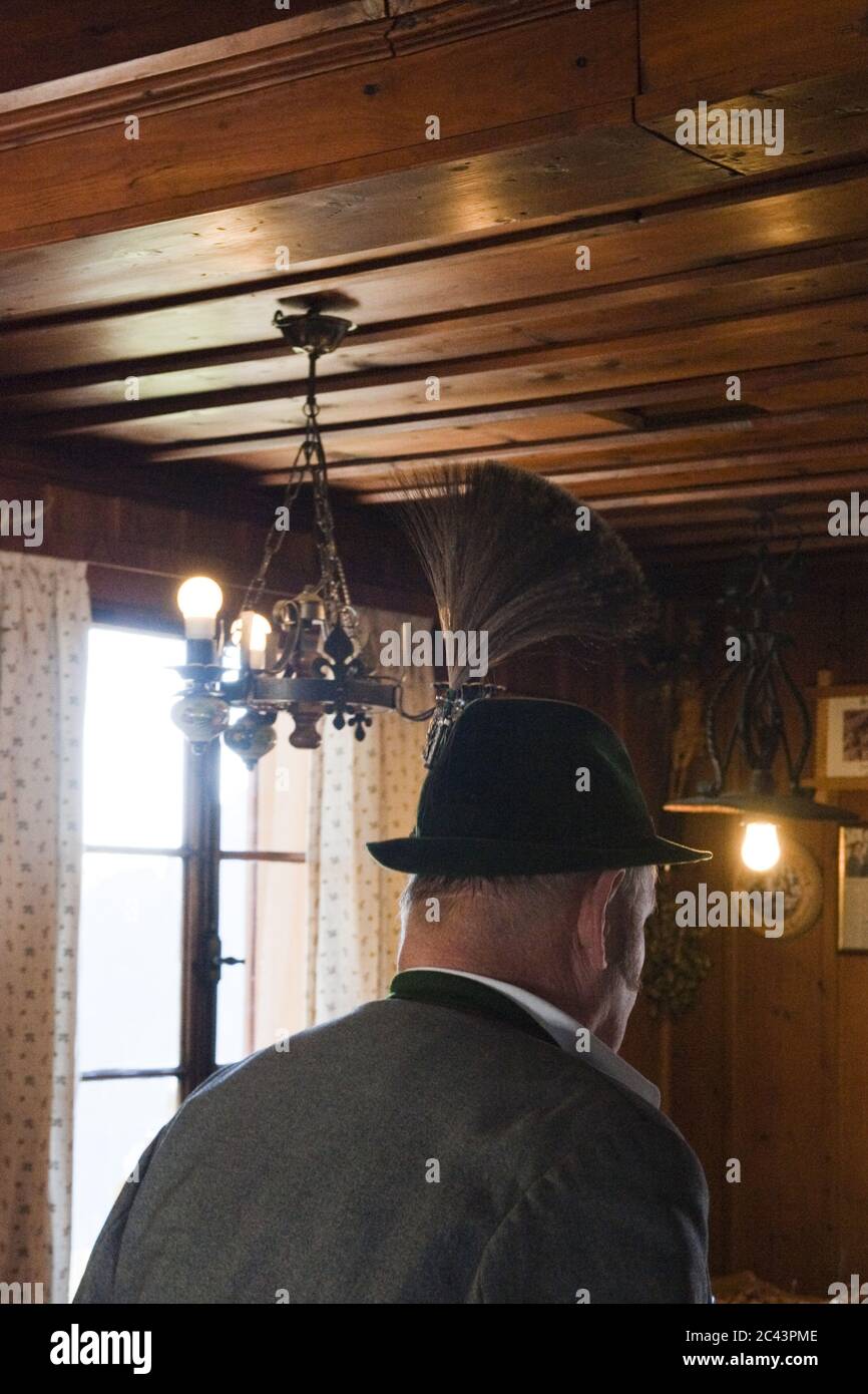 Man wearing traditional german hat hi-res stock photography and images ...