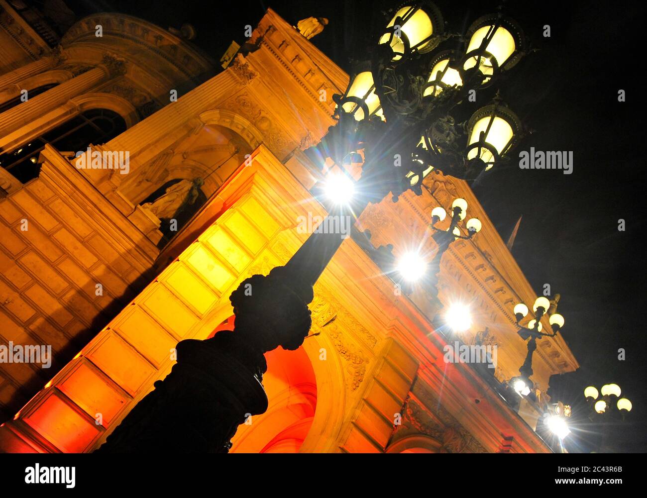 Alte Oper Frankfurt am Main at night, Germany Stock Photo - Alamy