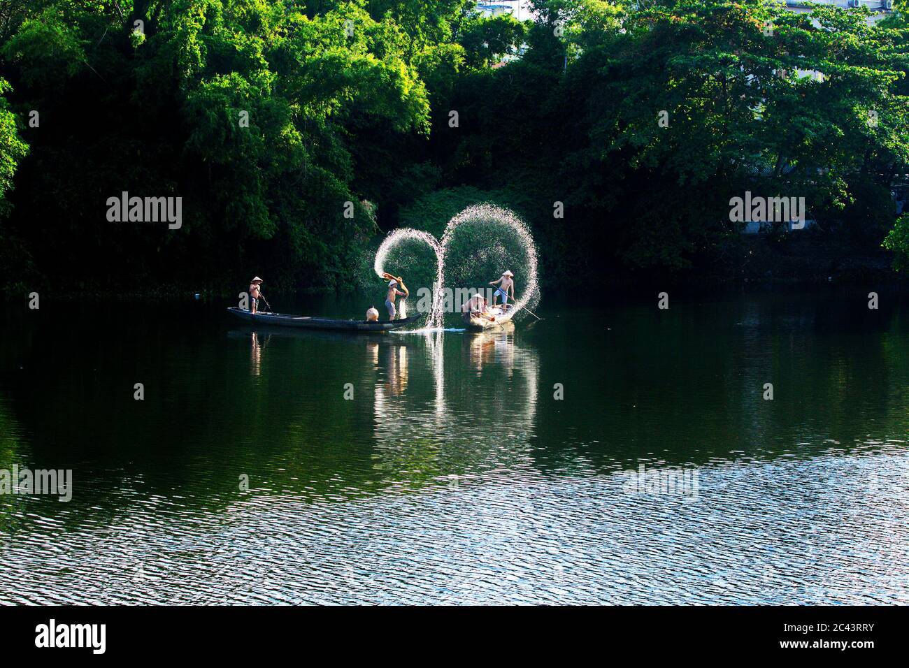 Washing net water hi-res stock photography and images - Alamy