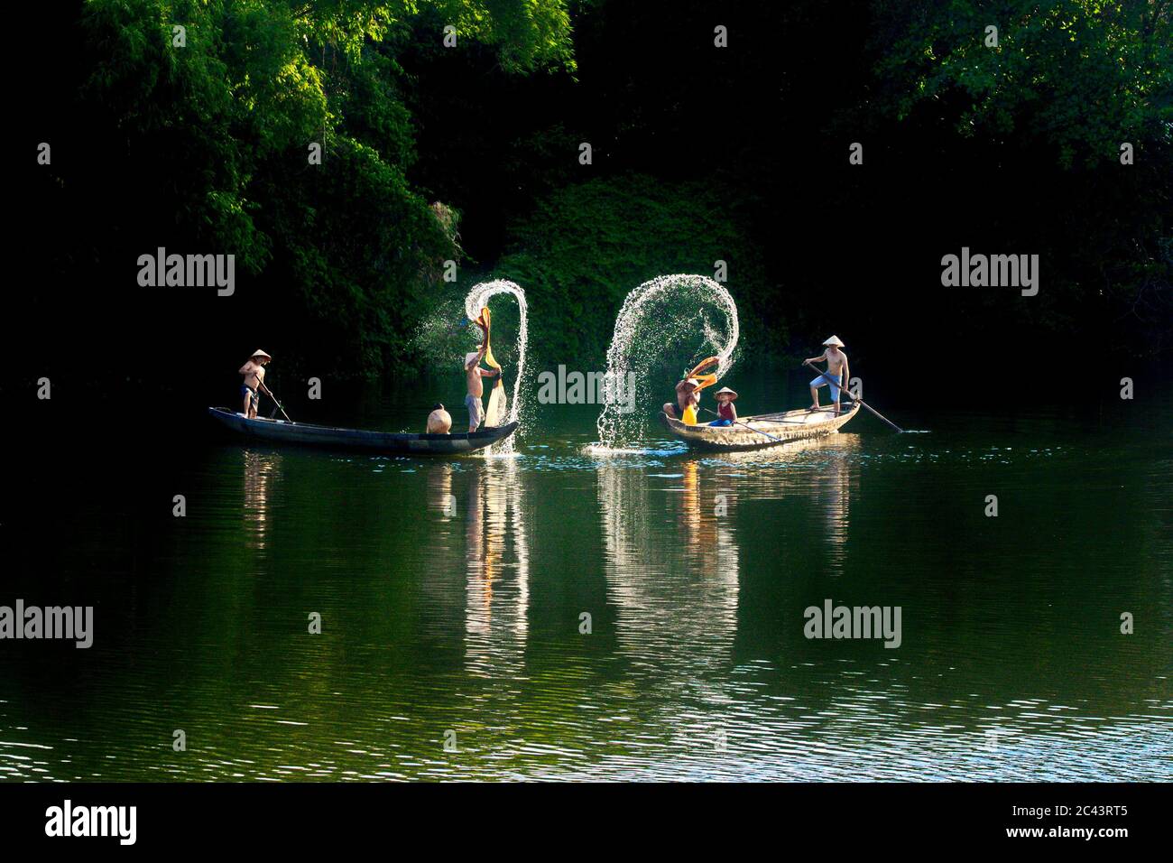 Washing fishing nets hi-res stock photography and images - Alamy