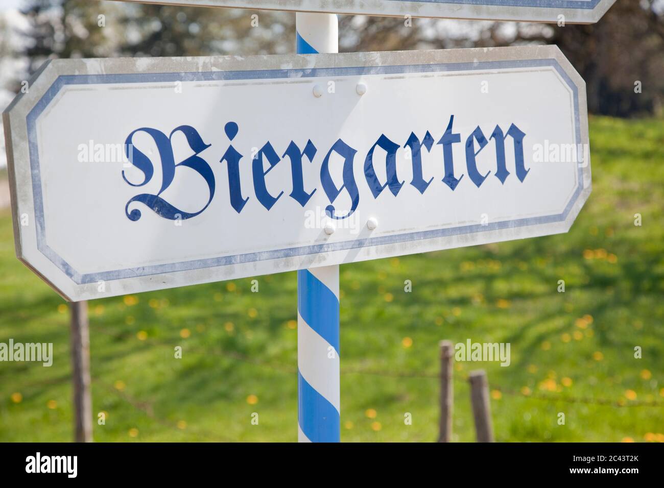 Beer garden sign hi-res stock photography and images - Alamy