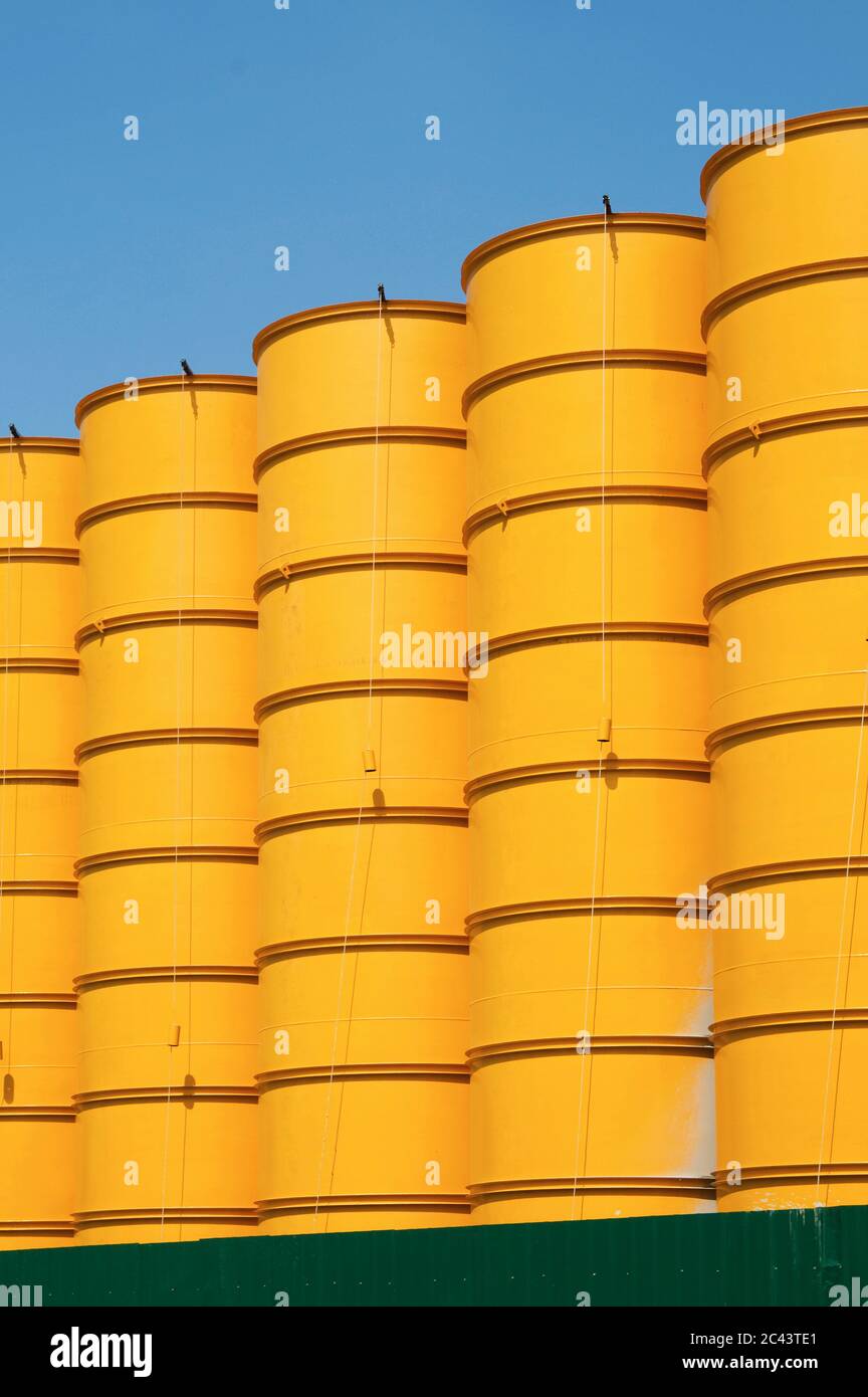 Cement silos hi-res stock photography and images - Alamy