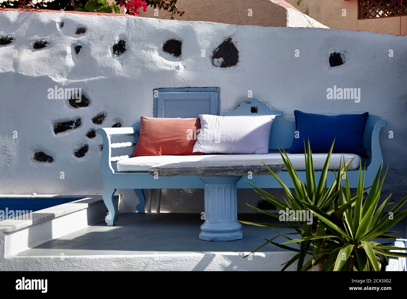 Outdoor seating area, Santorini, Greece Stock Photo - Alamy
