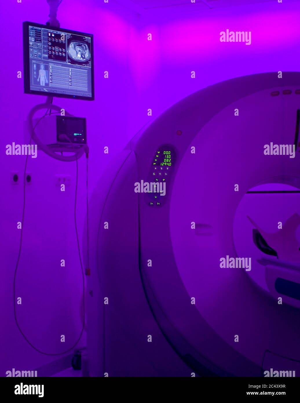 CT image and measurement display of a computer tomograph Stock Photo ...
