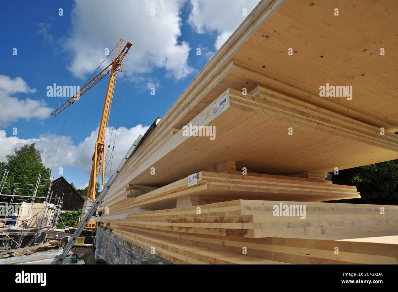 Parts for a wooden prefabricated house Stock Photo - Alamy