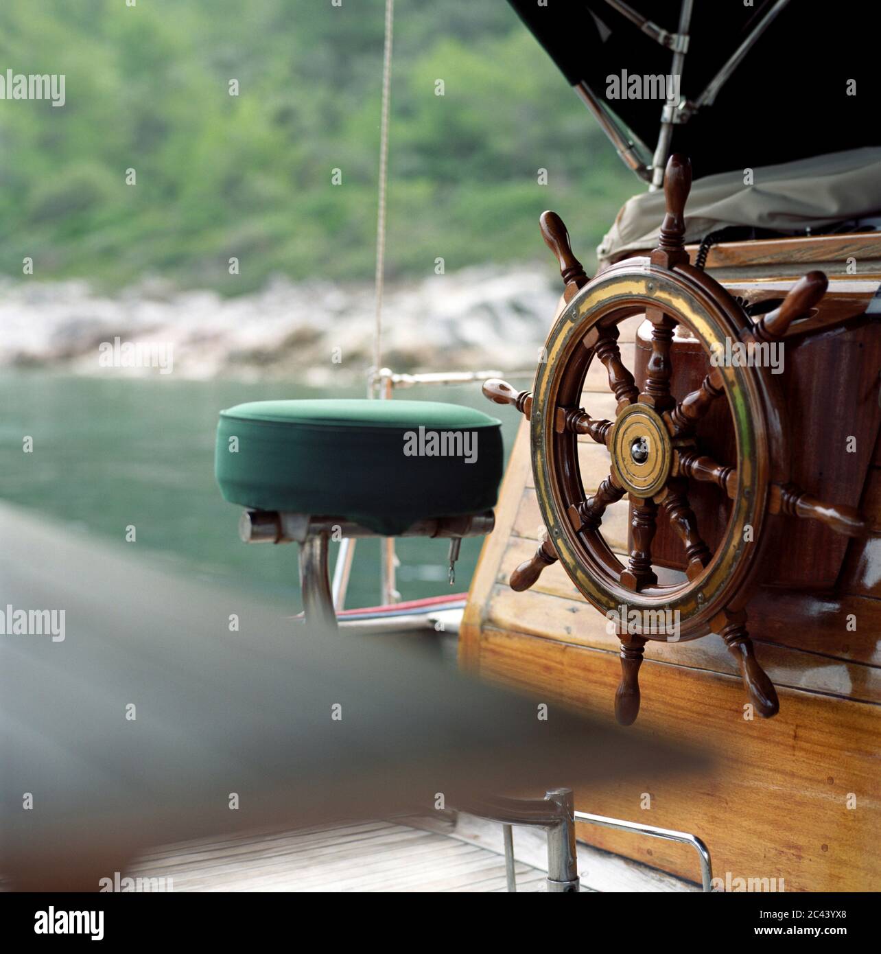 Steering wheel of a sailboat Stock Photo - Alamy