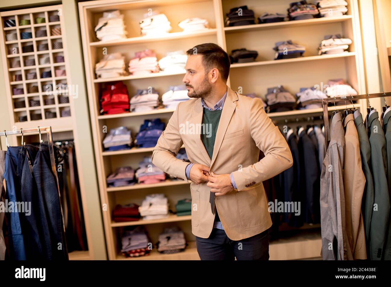 Man buying suit shop hi-res stock photography and images - Alamy