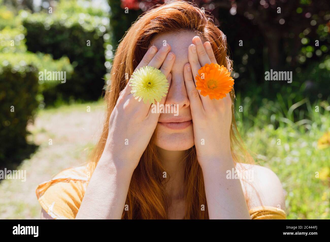 Woman hands on eyes hi-res stock photography and images - Alamy