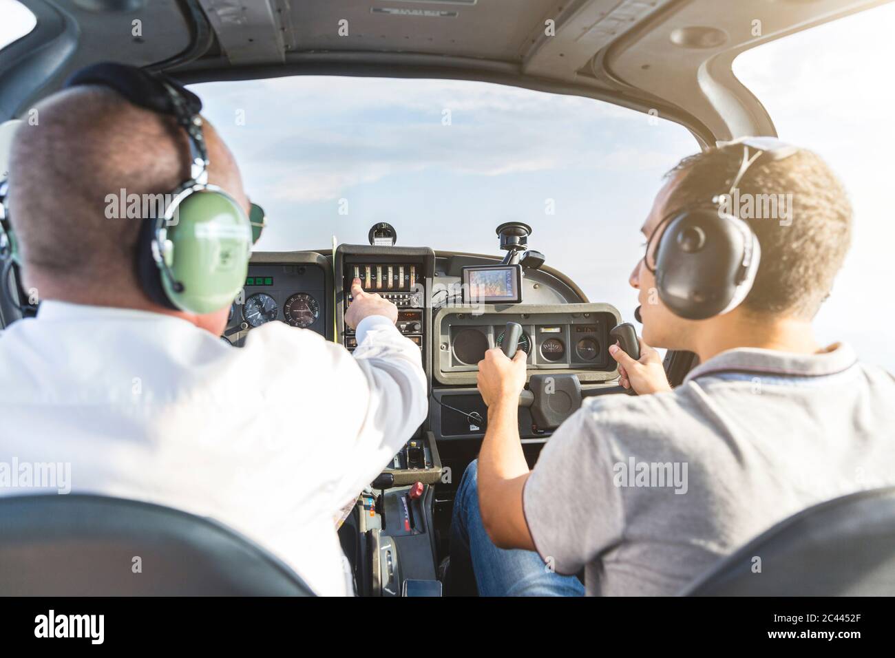 Cockpit pilot copilot hi-res stock photography and images - Alamy