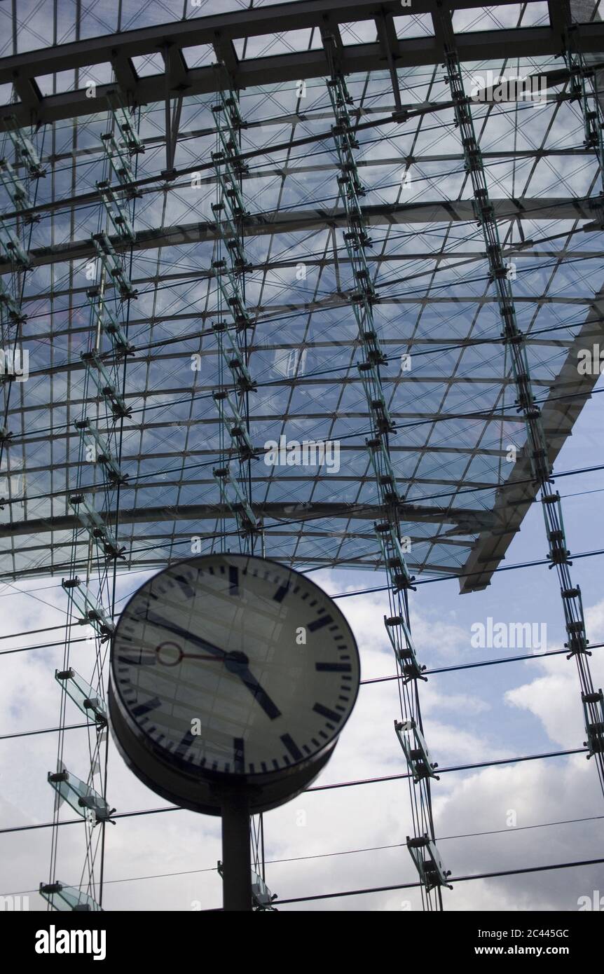 Clock at Berlin Central Station, Germany Stock Photo - Alamy