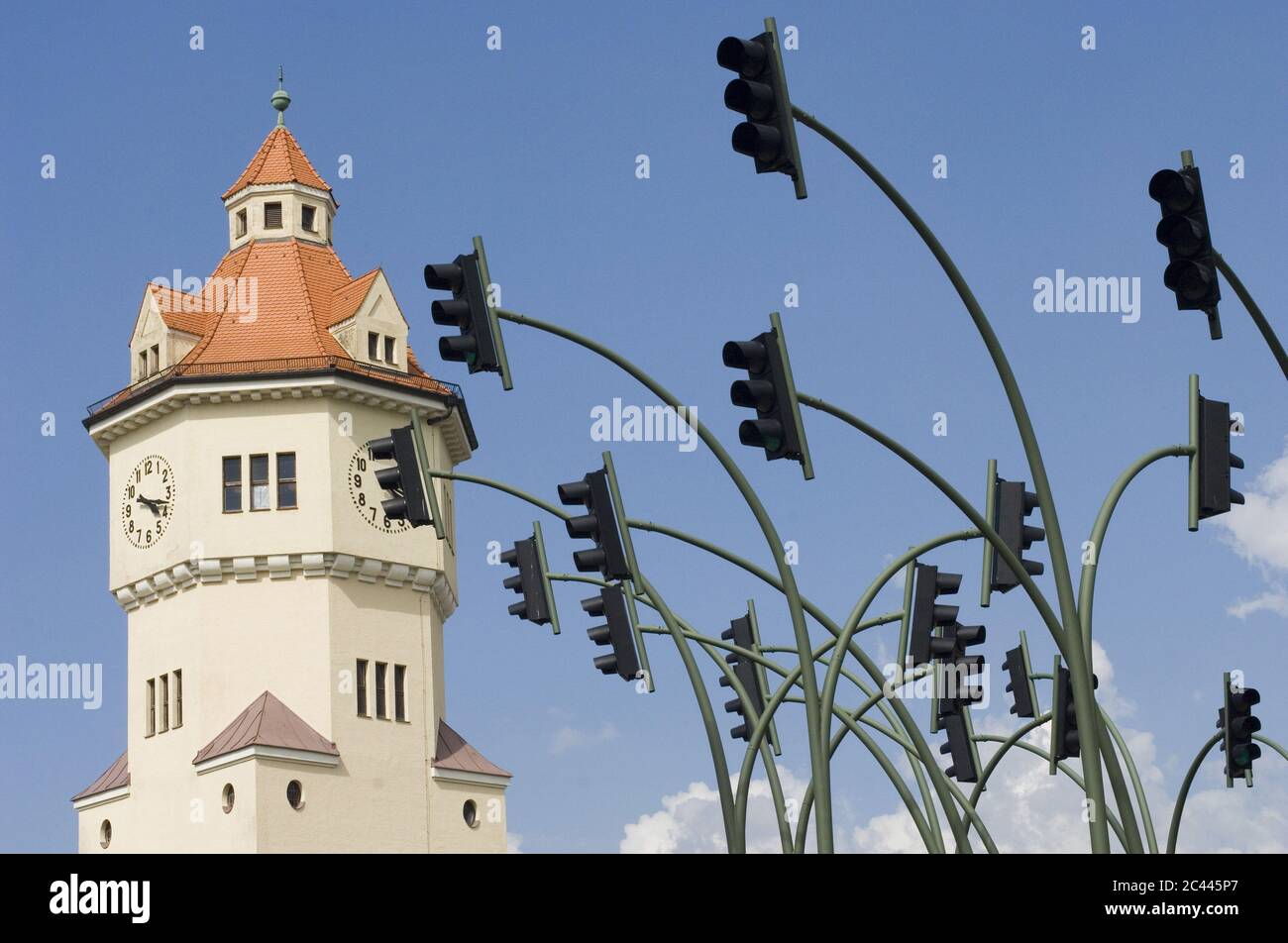 Confusing traffic lights hi-res stock photography and images - Alamy