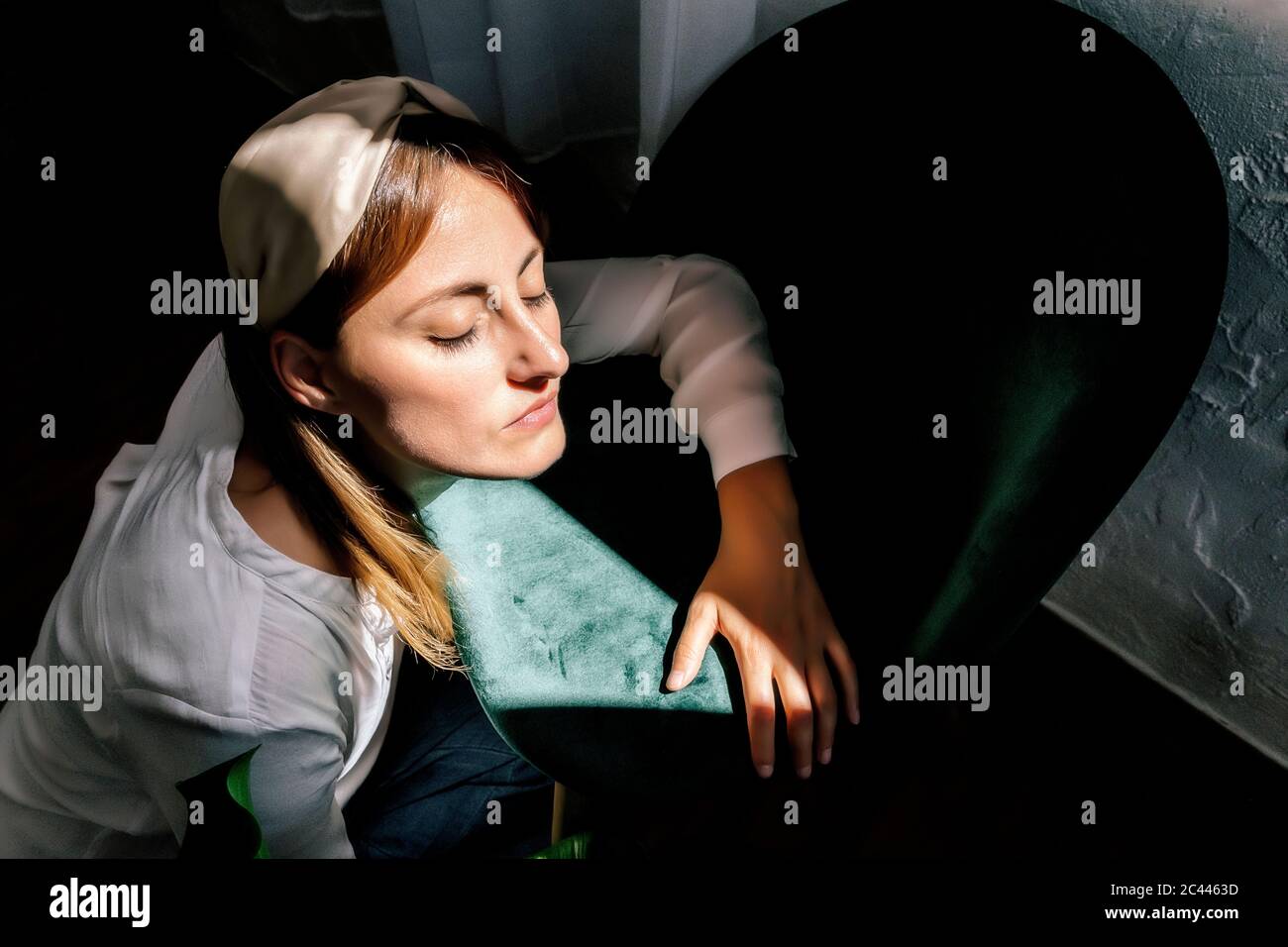 Face person sitting chair hi-res stock photography and images - Alamy