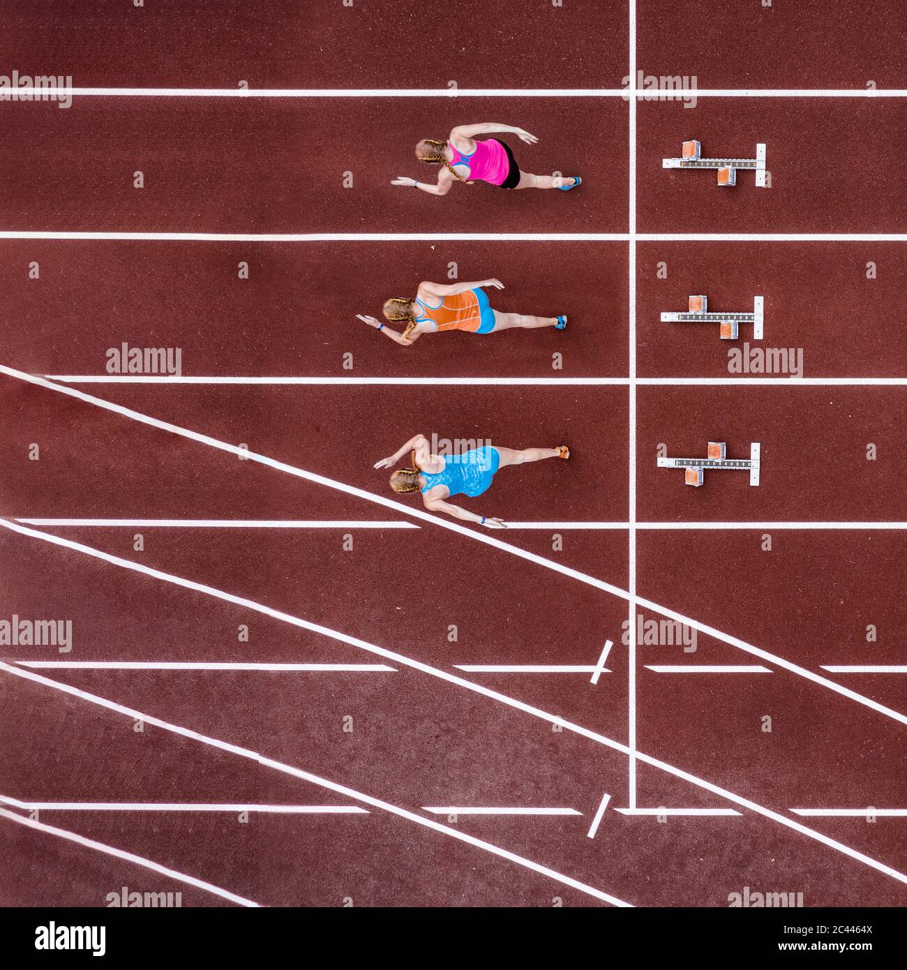 Female track sprinters hi-res stock photography and images - Alamy
