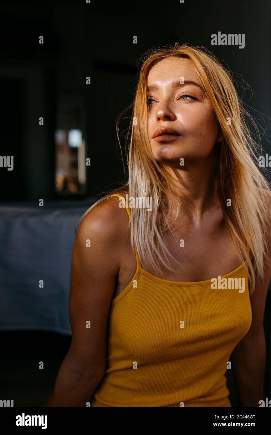 Sunlight on the face hi-res stock photography and images - Alamy