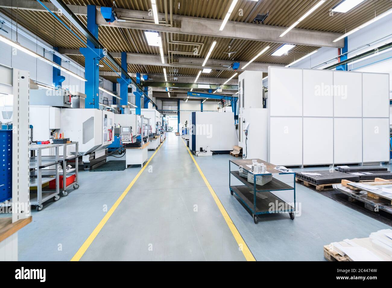 Machinery in factory shop floor Stock Photo - Alamy