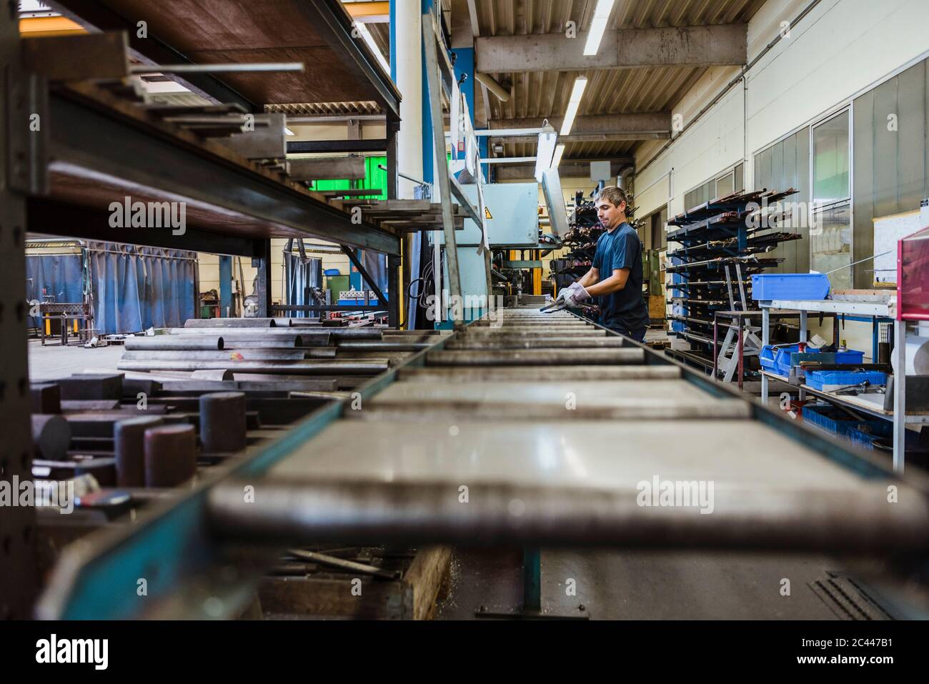 Man working on iron hi-res stock photography and images - Alamy