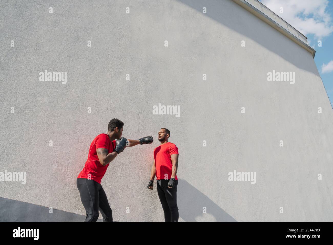 Standing still hi-res stock photography and images - Alamy