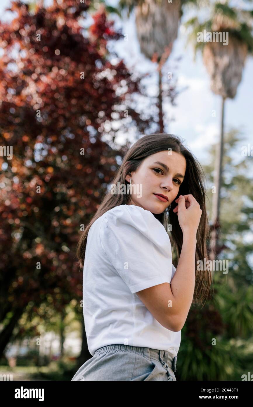 Side angle portrait hi-res stock photography and images - Alamy