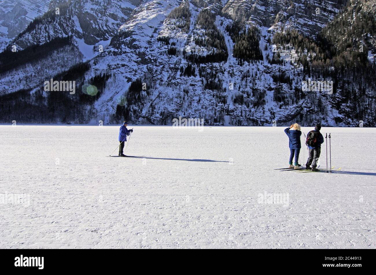 People in the snow Stock Photo - Alamy