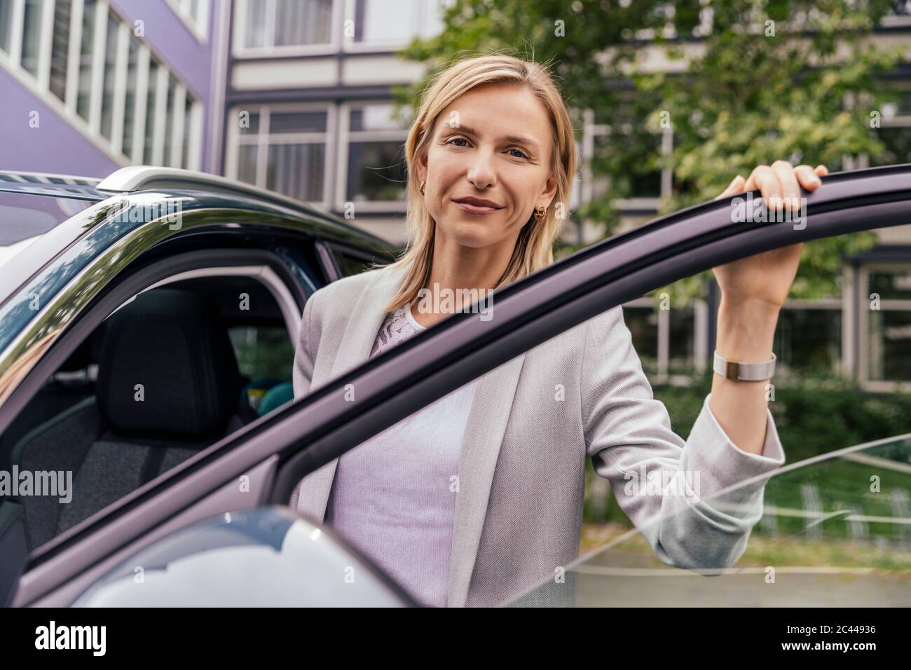 Driver smiling hi-res stock photography and images - Alamy